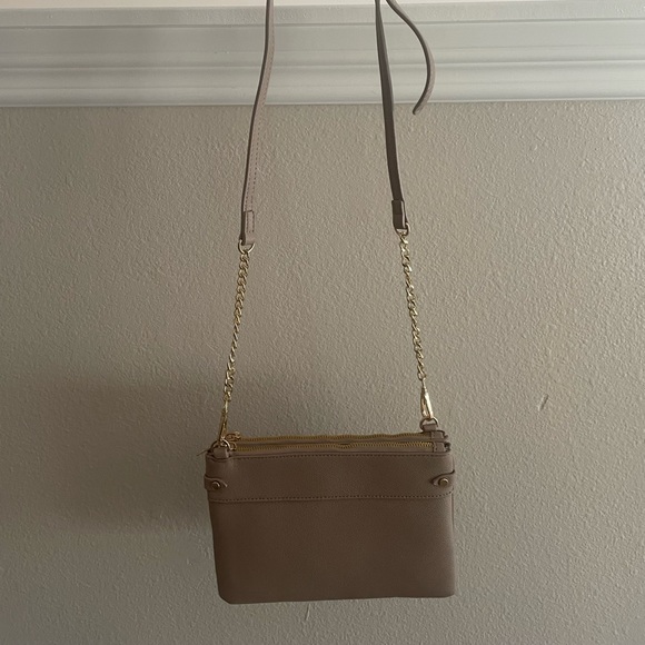 Bags | New Tan Cross Body Bag With 3 Zipper Pockets To Keep Your Items ...